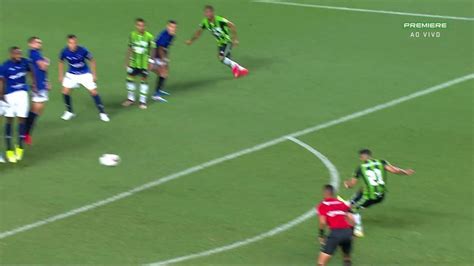 Vídeo Aos 32 min do 1º tempo gol de falta de Aloísio do América MG