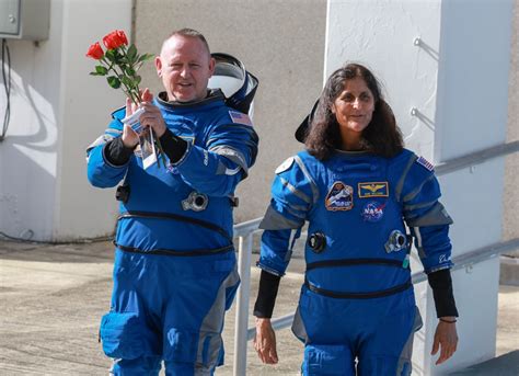 Astronautas presos no espaço só voltam à Terra em 2025 diz Nasa