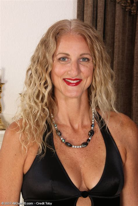 Elegant Hottie Layla Wolf All Over 30