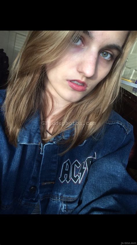 Snapchat Amazing Naked Tits And Nude Ass Of Cute Teen Girl Leaked