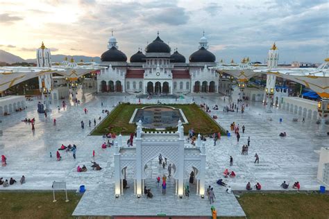 Masjid Raya Baiturrahman Aceh Sejarah Fungsi Dan Arsitekturnya