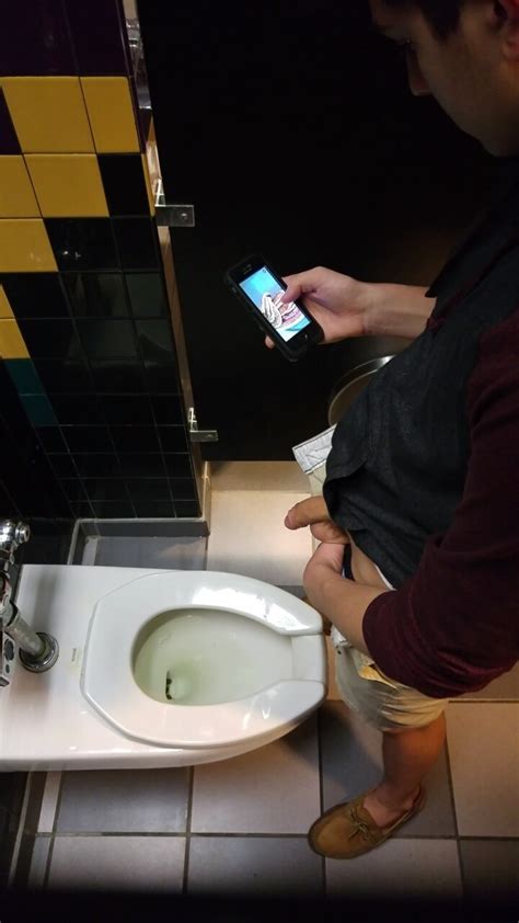 Voyeur Photos Of Men At Urinals