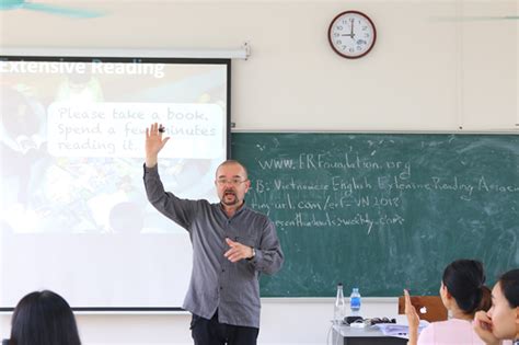 Chia sẻ phương pháp giảng dạy tiếng Anh cho nghiên cứu sinh và học viên