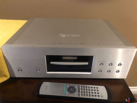 APL NWO Master Esoteric UX 1 CD SACD DVD A Player RARE OPPORTUNITY