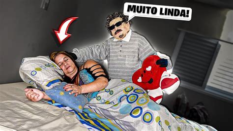 Flagrei O Velho Barbudo Invadindo O Quarto Da Minha M E Enquanto Ela