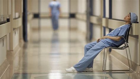 Puglia sanità allo stremo Turni massacranti negli ospedali mancano