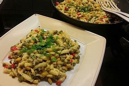 Schnelle Gemüse Spätzle Pfanne von akwukwatu Chefkoch de