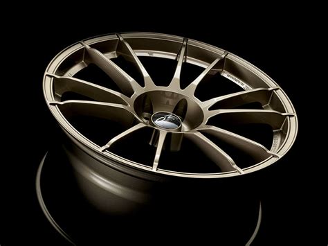 製品情報 Ultraleggera HLT CL OZ Racing