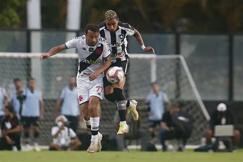 Vasco se aproxima da contratação de atacante ex Botafogo destaque do