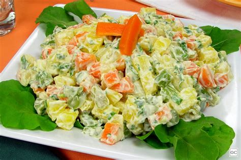 Receitas de salada de maionese 17 variações simples e deliciosas