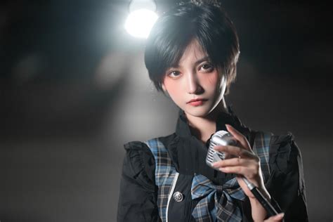Short Haired Beauty Rprettygirls