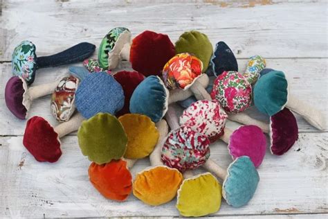 70 Cool Things To Make With Fabric Scraps For Adults Pillar Box Blue