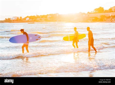 Latino Surfer Hi Res Stock Photography And Images Alamy
