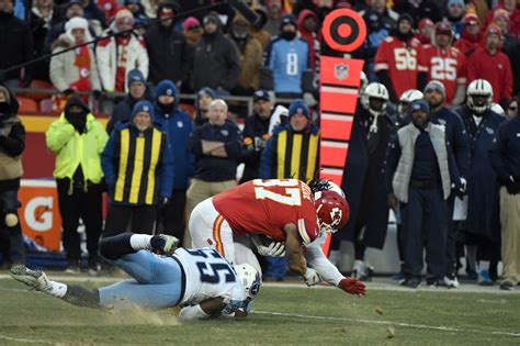 Chiefs Travis Kelce Out With A Concussion After Brutal Helmet To