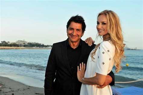 PHOTOS Adriana Karembeu maman qui est André Ohanian son mari et