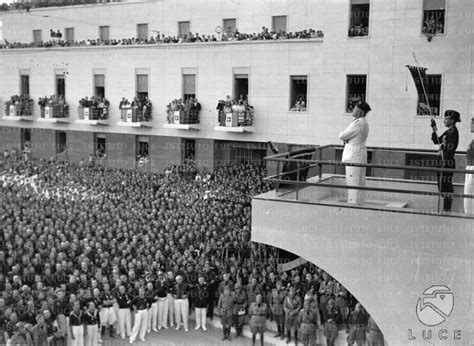 Il Discorso Di Mussolini Alla Gente Di Ragusa In Piazza Impero