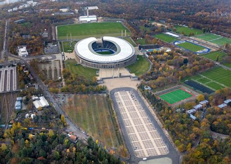 Luftbild Berlin Sportstätten Gelände der Arena des Stadion