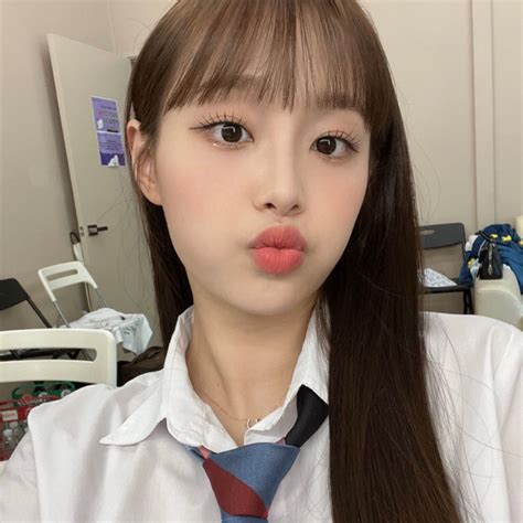 Stunning Loona Chuu Icons For K Pop Fans