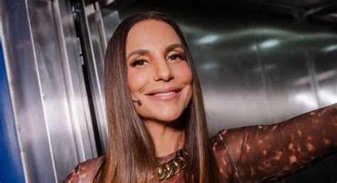 Ivete Sangalo interrompe show em trio elétrico e dá bronca em fã por
