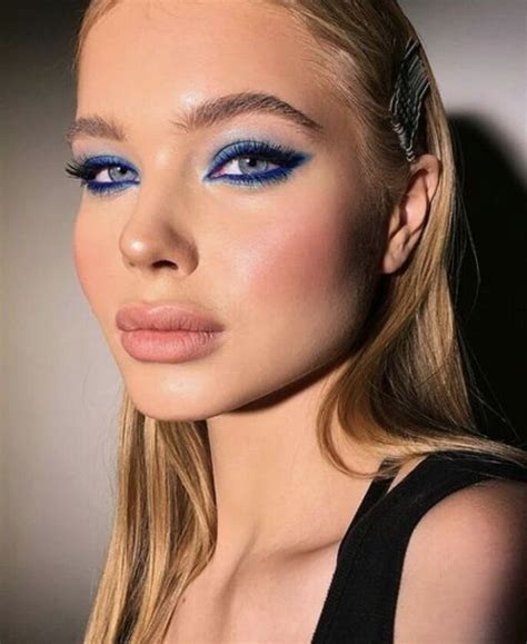 How To Do Dark Blue Eye Makeup Saubhaya Makeup