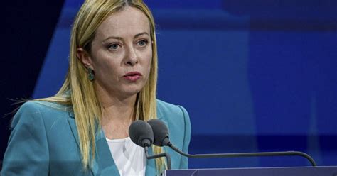 Italie Giorgia Meloni La Pression Migratoire Subie Par L Italie