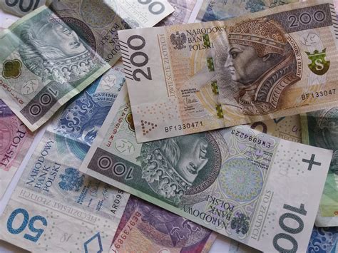 Renta socjalna 2023 ile wyniesie kto może ją otrzymać i jak złożyć