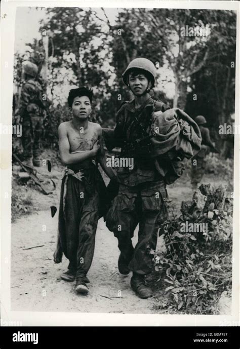 01 Janvier 1954 Jeunesse Jeunesse Capture La Guerre En Indochine