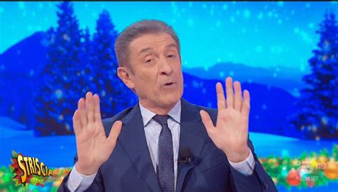 Striscia La Notizia Ezio Greggio Conduce Senza Enzo Iacchetti