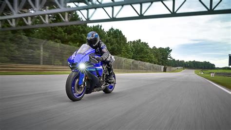 2024 Yamaha YZF R1 Guide Total Motorcycle