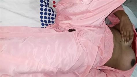 의붓아들과 섹스하는 섹시한 배다른 여동생 xHamster