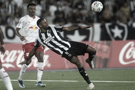Júnior Santos faz dois golaços e garante vitória do Botafogo contra o