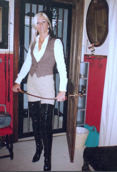 Mistress Vanessa Leeds