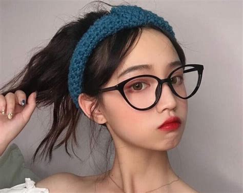 Kính mắt mèo phù hợp với khuôn mặt nào Mua ở đâu