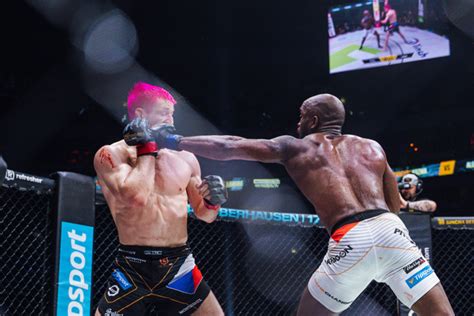 FOTO Duel Davida Kozmy a Alexe Lohorého ve čtvrtfinále Tipsport