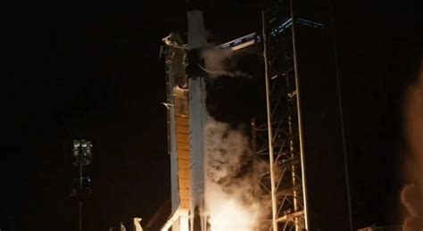 Les Quatre Astronautes Du Vol Crew De Spacex Senvolent Pour Liss