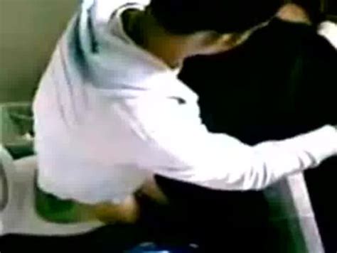Metendo No Amiguinho No Banheiro Da Escola 3 Videos Sexo Gay