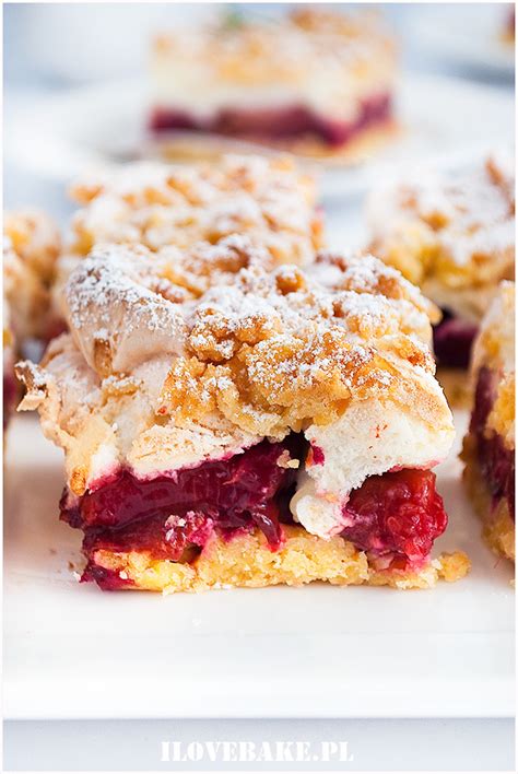 Kruche ciasto ze śliwkami i bezą ILoveBake pl