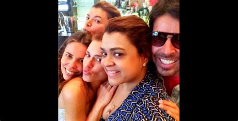 Foto Ontem A Atriz Comemorou Seus 36 Anos Ao Lado De Amigos Como
