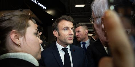 Salon de l Agriculture 2023 un manifestant écolo plaqué au sol lors