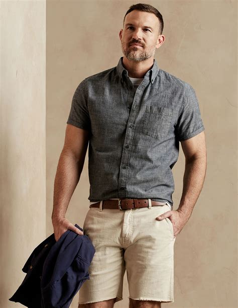 Introducir 97 Imagen Camisa Gris Outfit Abzlocal Mx
