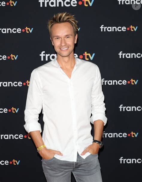 Vidéo PHOTO Cyril Féraud torse nu en vacances une bombe qui fait