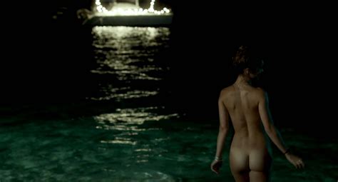 Lola Le Lann Nude Bush Skinny Dipping And Sex Un Moment D Garement