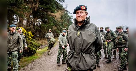 König Willem Alexander besucht Militär Training ukrainischer Soldaten GMX