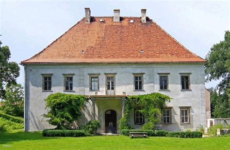 Pałac w Lasowie jest do kupienia za niebotyczną kwotę Bajkowa