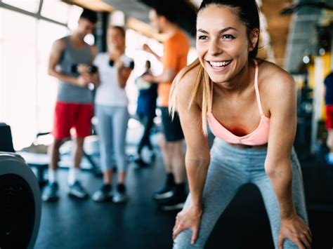 Cómo prevenir lesiones en el gimnasio consejos para un entrenamiento
