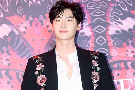 15 Tahun Berkarier Lee Jong Suk Ungkap Karakter Favoritnya
