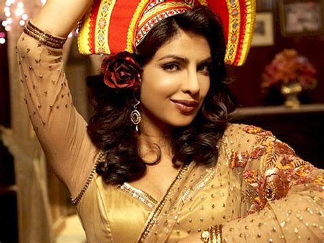 7 Khoon Maaf Movie Review Characters Priyanka Chopra Susanna Anna
