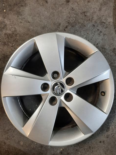 Felga Aluminiowa Skoda Fabia III Rapid 6V0601025A 6 X 15 ET 38