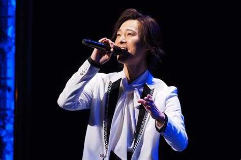 山内惠介東京国際フォーラム ホールAで作曲家村松崇継ダンサー共演のプレミアムコンサートを開催 今年も年末まで歌えるように頑張りたい