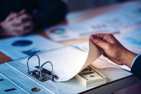 Los efectos del fenómeno de la corrupción IDEHPUCP